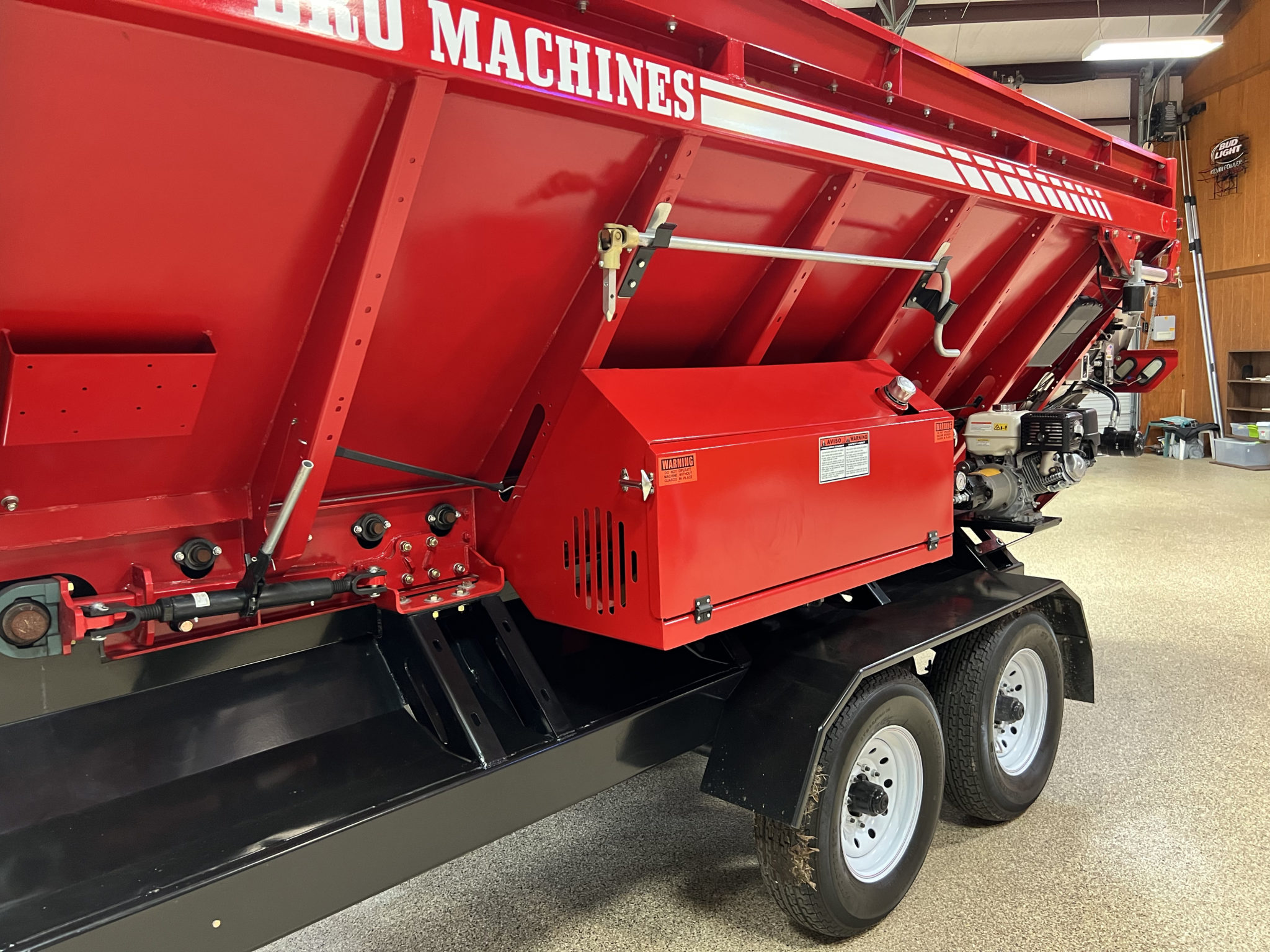 BRO MACHINES – FAST. FORWARD.
